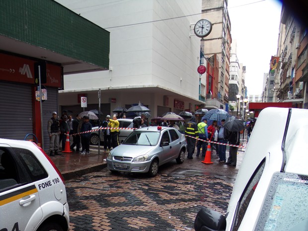 G1 Assaltantes Fazem Reféns E Trocam Tiros Com A Polícia Em Porto