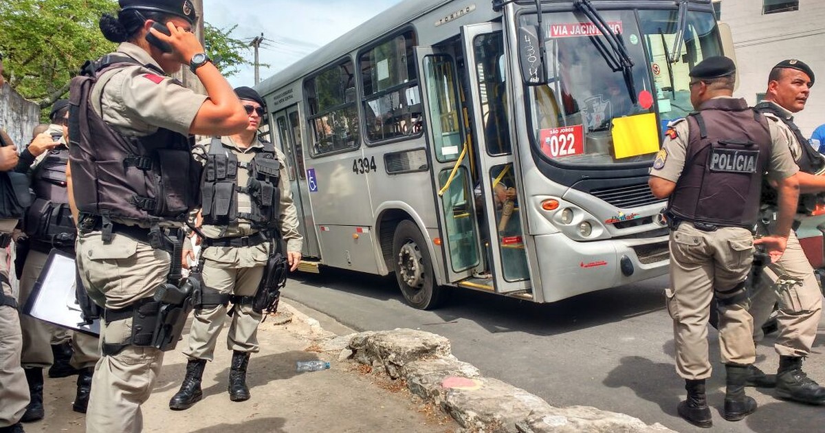 G1 - Morre sargento que reagiu a assalto a ônibus no Jacintinho, em Maceió - notícias em Alagoas