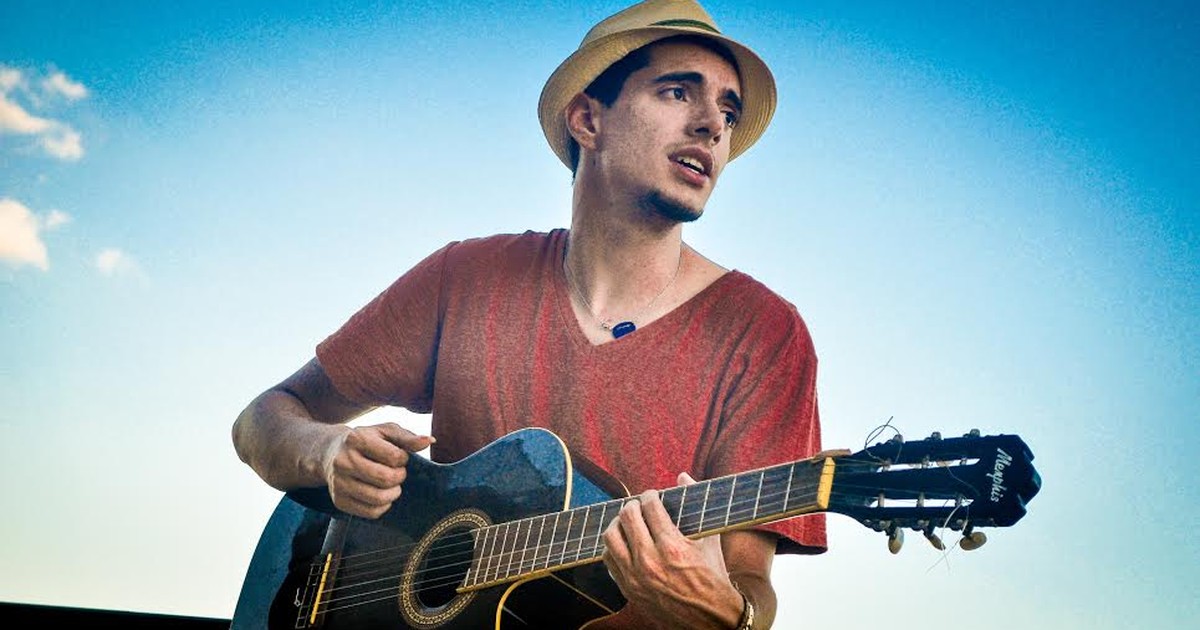 G1 - Lucas Emanuel toca no 'Quartas Acústicas' em Campina Grande - notícias em Paraíba