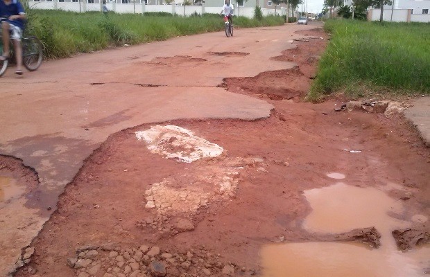 G1 - Internauta reclama de buracos em bairro de Valparaíso de Goiás ... G1 - Internauta reclama de buracos em bairro de Valparaíso de Goiás ...