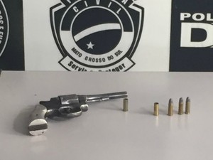 G1 Suspeitos de roubo são baleados por policial em folga e um morre