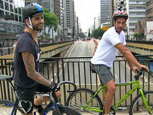 'Não tenho carro, tudo o que faço é de bicicleta', diz Lucas da banda ... 'Não tenho carro, tudo o que faço é de bicicleta', diz Lucas da banda ...