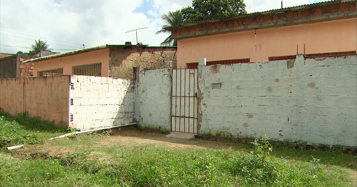G1 - Mulher é assassinada com tiros e facadas na frente dos filhos ...