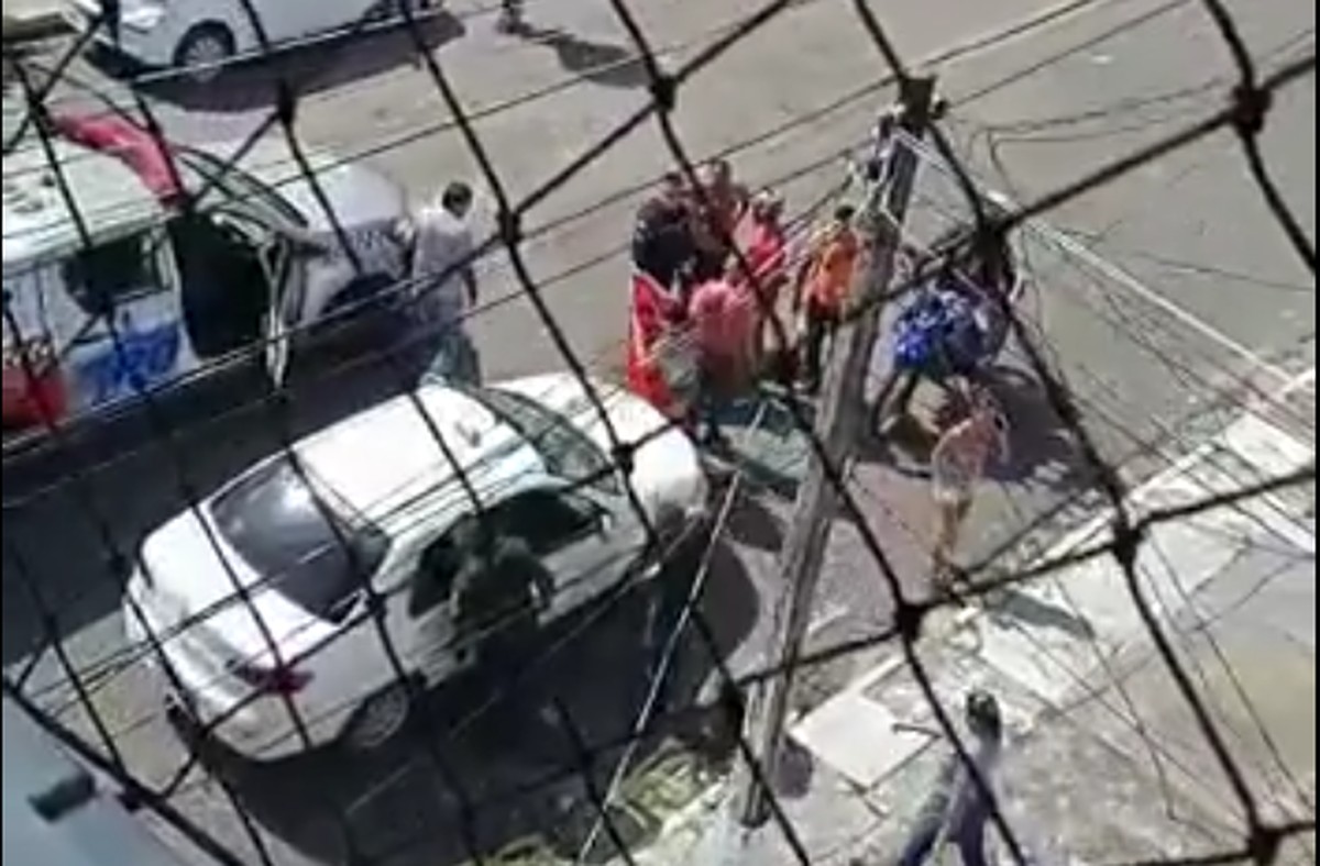 Homem é assassinado a tiros em táxi na Cidade Velha em Belém Pará G1