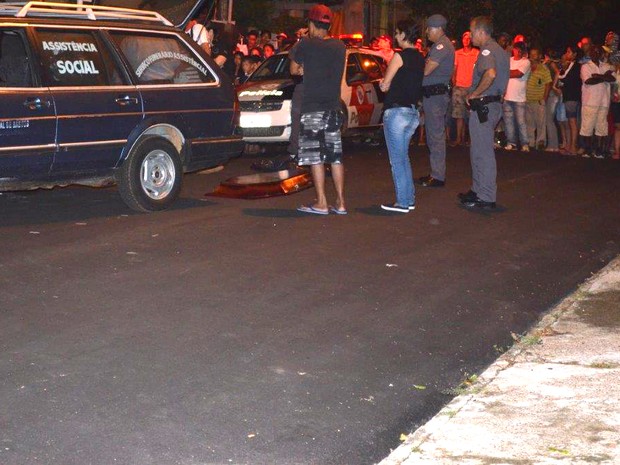 G1 Homem é Preso Após Matar A Namorada A Facadas Em Bastos Notícias