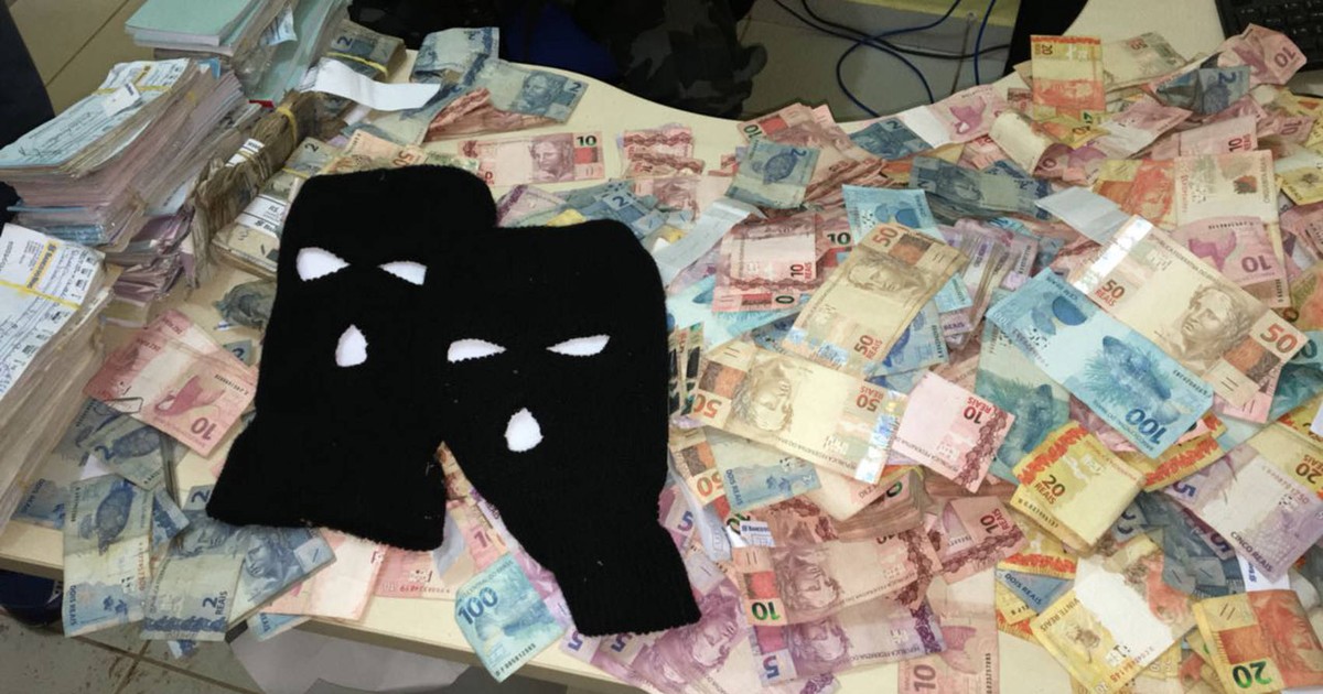 G1 - Polícia recupera parte de dinheiro roubado de assalto a banco no ... G1 - Polícia recupera parte de dinheiro roubado de assalto a banco no ...