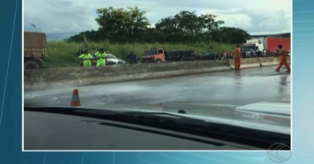 G1 - Acidente mata uma pessoa e fecha BR-050 entre Uberlândia e Araguari - notícias em Triângulo ...