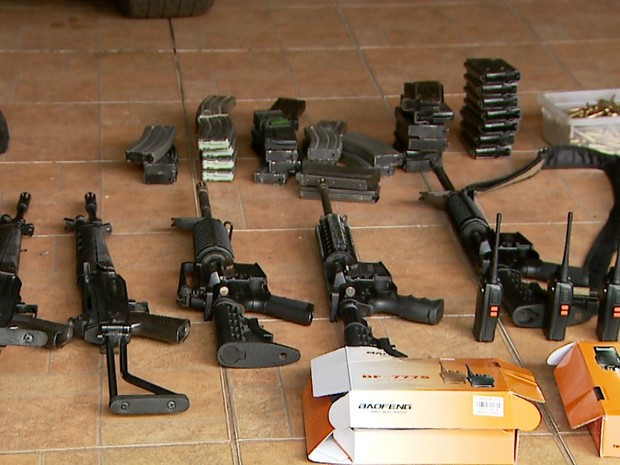 G1 Quadrilha Suspeita De Planejar Assalto Tinha Fuzis Das Forças Armadas Notícias Em