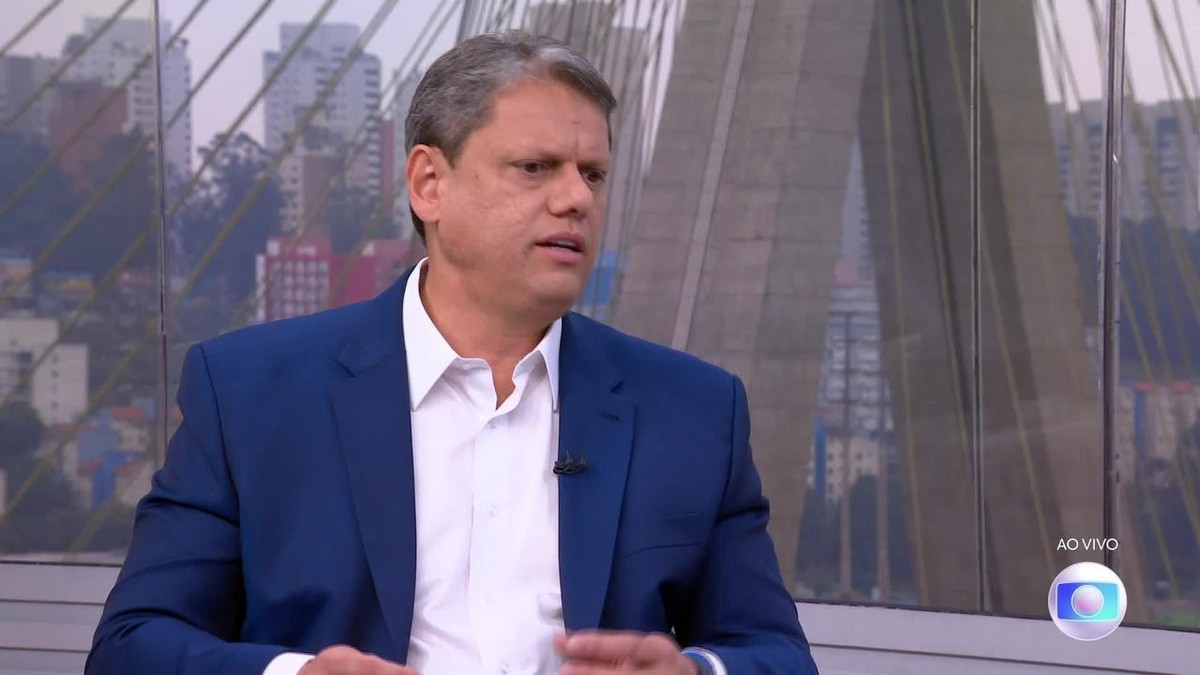 Tarcísio não vê contradição em ter partidos de Valdemar da Costa Neto e
