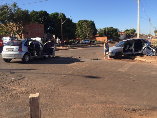 G1 Homem Fica Ferido Após Carro Se Chocar Com Outro Em Palmas