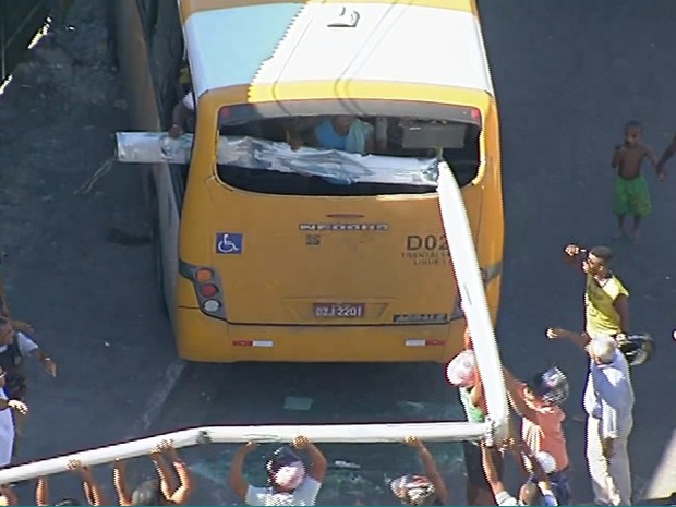 G1 - Perseguição entre motos causou colisão de ônibus, dizem ... G1 - Perseguição entre motos causou colisão de ônibus, dizem ...