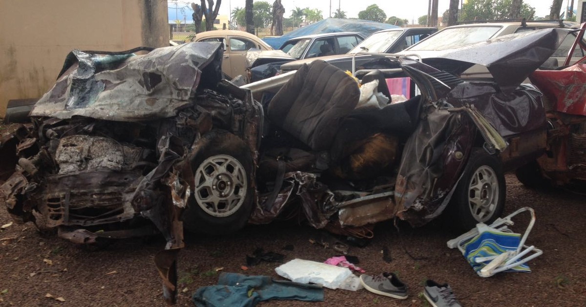 G1 - Nove pessoas morrem e duas ficam feridas em acidente na PR-486 - notícias em Oeste e Sudoeste