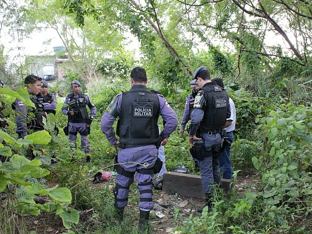 G1 Moradores Encontram Feto Em Terreno Baldio Na Zona Centro Sul De