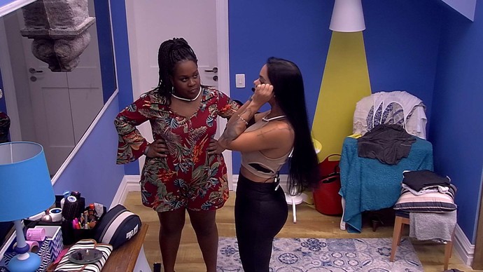 Mayara para Roberta: 'Ela está insinuando que você votou em mim' - notícias em Agora na casa