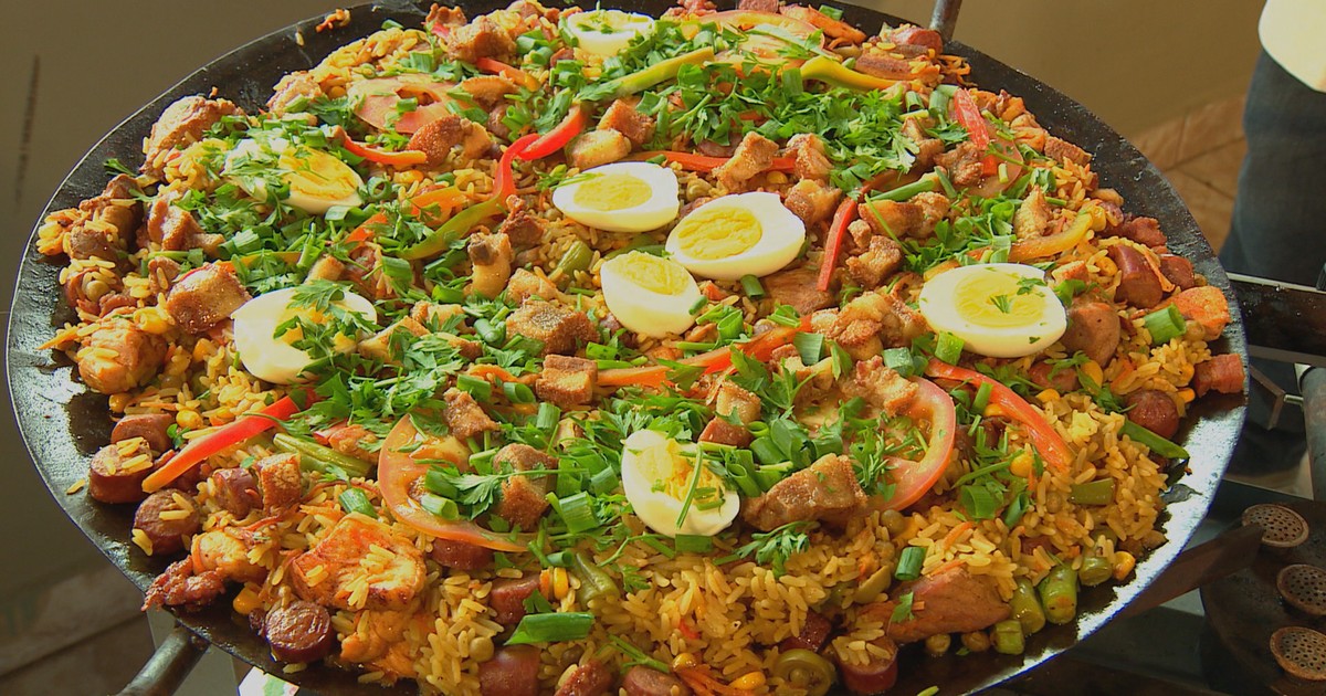 G1 Paella caipira leva frango linguiça pernil e temperos muito