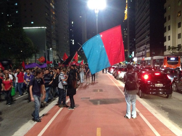 G Movimentos sociais protestam em SP contra redução da maioridade penal notícias em São Paulo