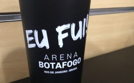 Botafogo vende quase 17 mil copos “sustentáveis” na arena - ÉPOCA | Esporte Botafogo vende quase 17 mil copos “sustentáveis” na arena - ÉPOCA | Esporte