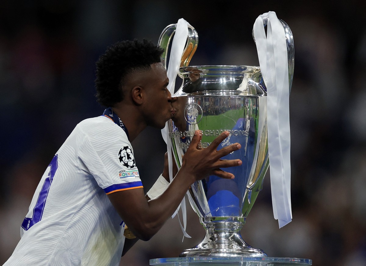 Vini Jr é eleito a revelação da Champions League Benzema leva o prêmio