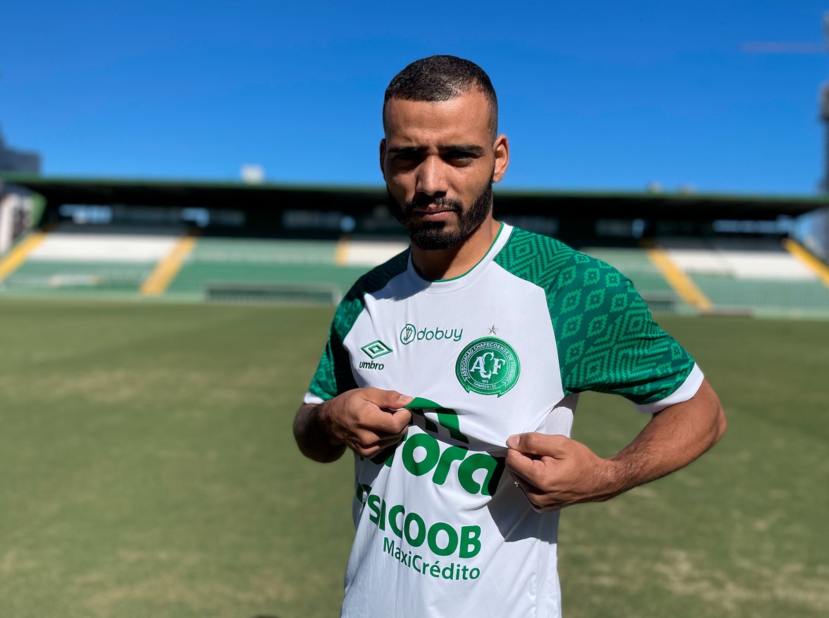 Brusque Anuncia Atacante Luizinho Ex Chapecoense Brusque Ge