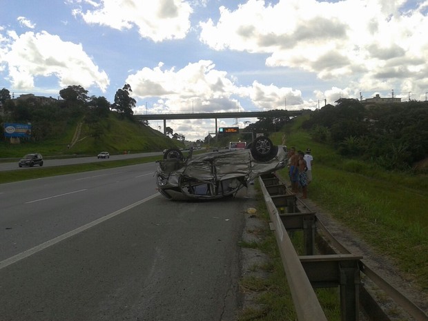 G1 - Acidente deixa feridos na rodovia Ayrton Senna em Itaquaquecetuba - notícias em Mogi das ...
