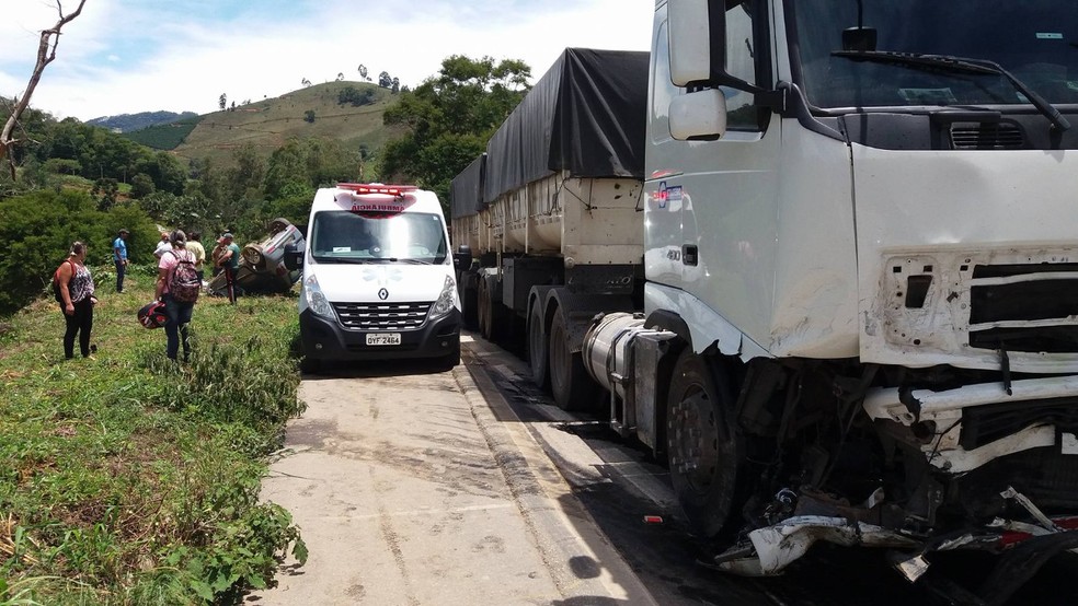 Acidente na BR 262 entre caminhão e carro deixa 4 vítimas em Ibatiba