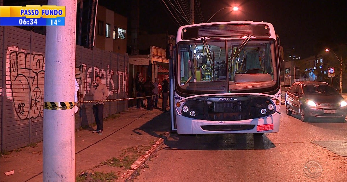 G1 Assalto A ônibus Tem Suspeito Morto E Outro Ferido No Rs