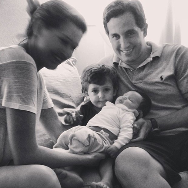 Carol Francischini comemora um mês de vida da filha Valentina - Quem ... Carol Francischini comemora um mês de vida da filha Valentina - Quem ...