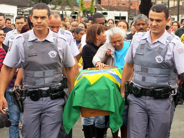G1 Nada Vai Trazê Lo De Volta Diz Pai De Pm Morto Com Um Tiro Na