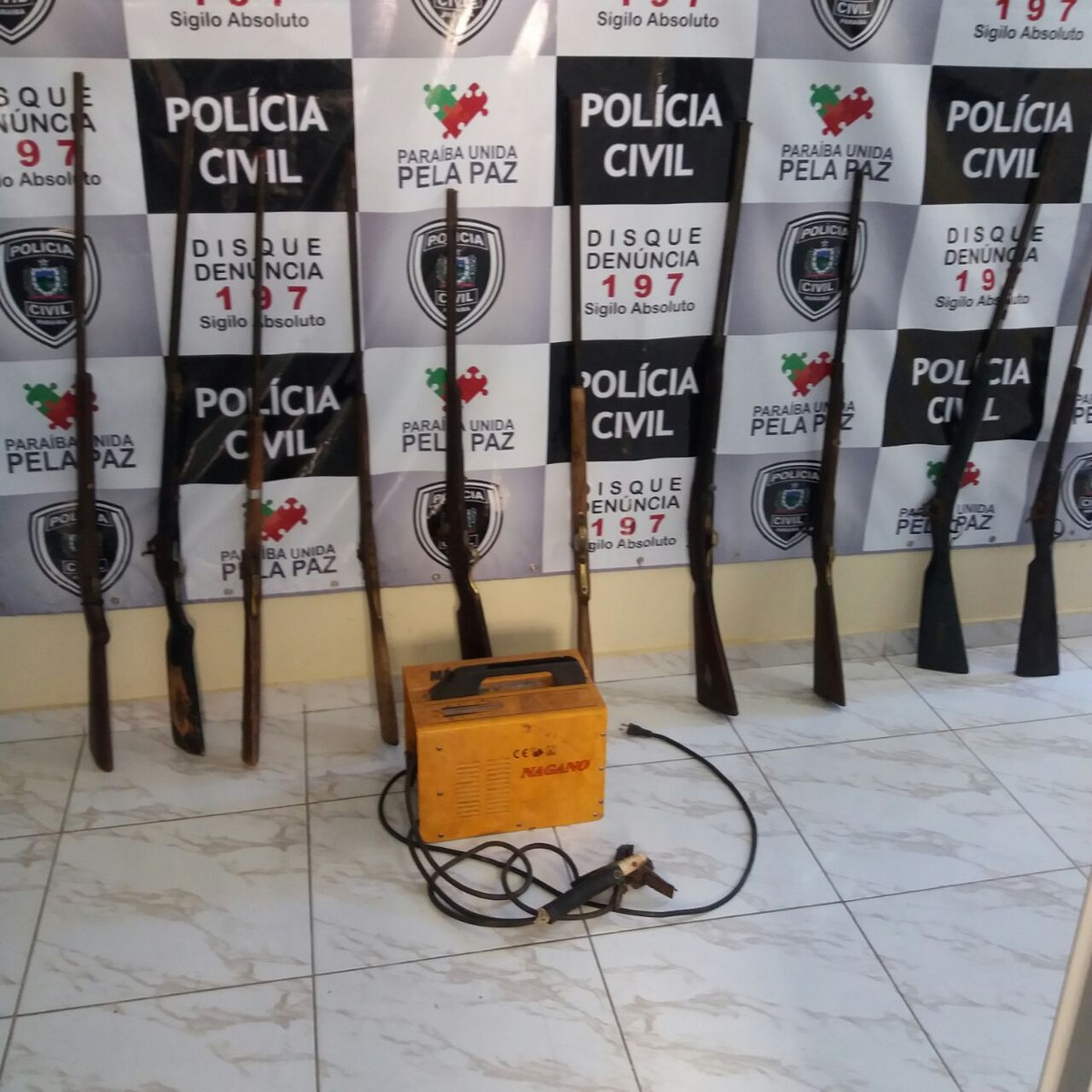 Suspeito de comercializar armas é preso dez espingardas na Paraíba Paraíba G