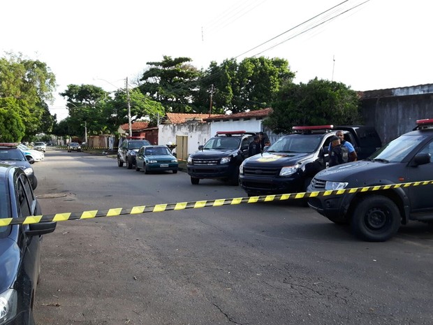 G1 Após Assalto A Policial Suspeitos São Mortos Em Troca De Tiros Em