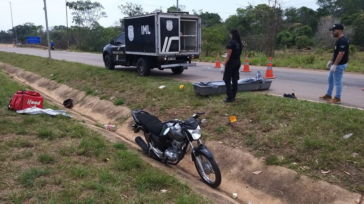 Motoboy morre após se envolver em acidente outra motocicleta em