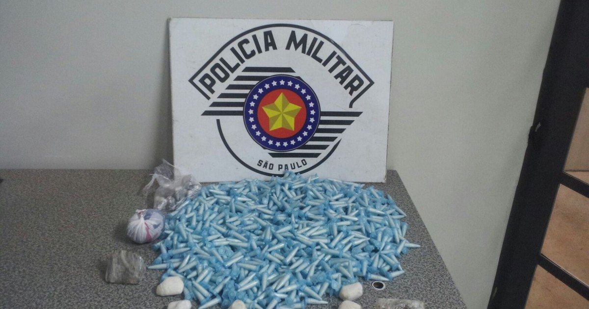 G1 Mulher é Presa Pela Pm Ao Ser Flagrada Com Drogas Em Itápolis