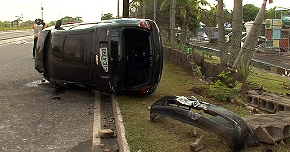 G1 - Motorista dorme ao volante e capota carro na rodovia ES-010, na ... G1 - Motorista dorme ao volante e capota carro na rodovia ES-010, na ...