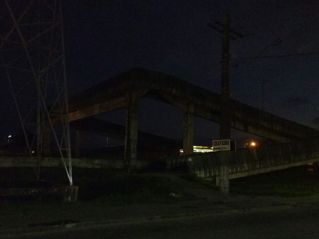 G1 Passarela Sem Iluminação Causa Temor Em Moradores De Mongaguá Notícias Em Vc No G1 Tv Tribuna