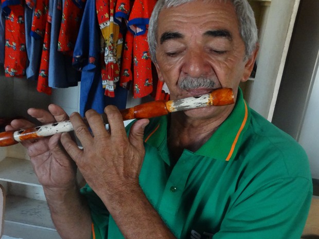 G1 - 'João do Pife' ensina idosas e mantém banda de pífanos fundada há ... G1 - 'João do Pife' ensina idosas e mantém banda de pífanos fundada há ...