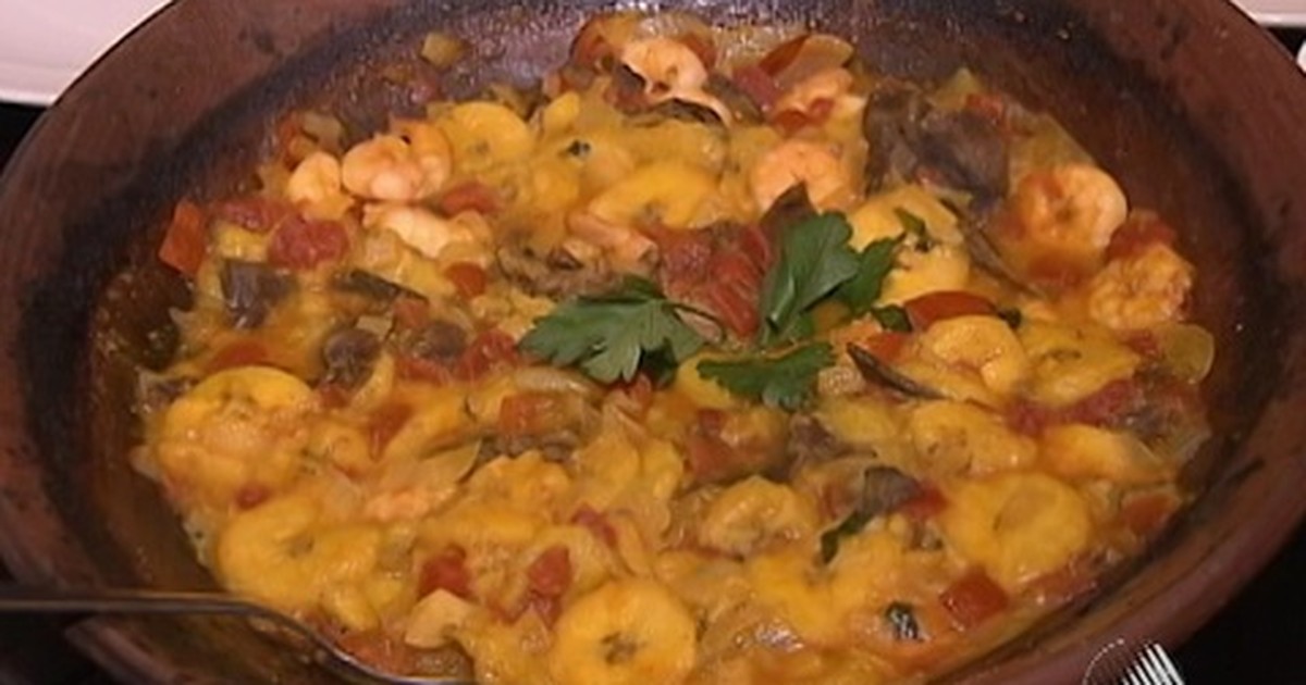 G1 - Aprenda a receita de moqueca de banana com camarão e carne seca ...