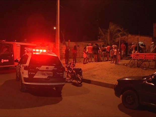 G1 Jovem é morto a tiros dentro de casa em bairro da Serra ES