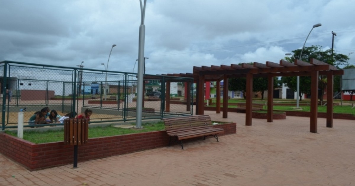 G1 Homens Atiram Seis Vezes Contra Jovem Em Praça De Vilhena Ro