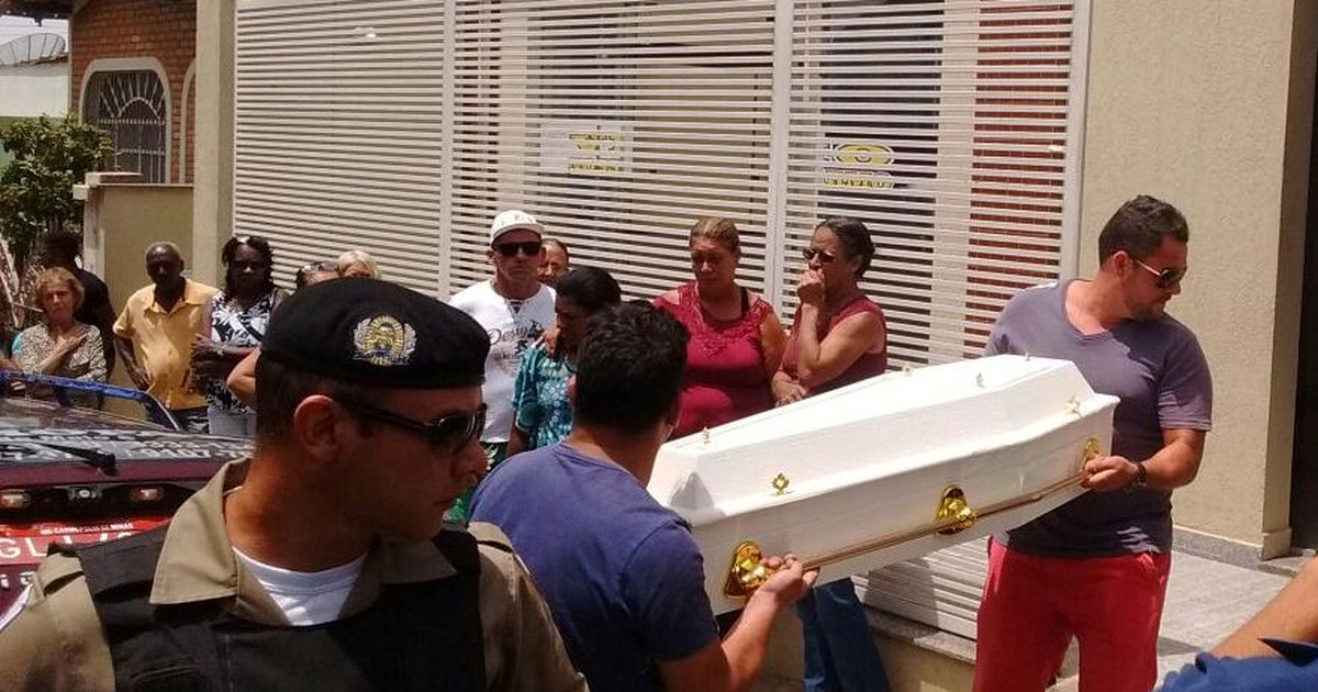 G1 - Corpo de Ana Clara chega a Carmo da Mata para velório e enterro ... G1 - Corpo de Ana Clara chega a Carmo da Mata para velório e enterro ...