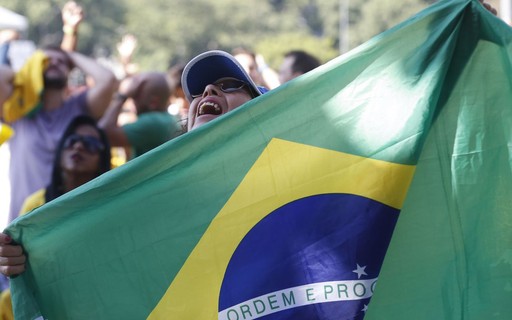 Ministério lança campanha para divulgar o Brasil na Copa do Mundo Época Negócios Brasil