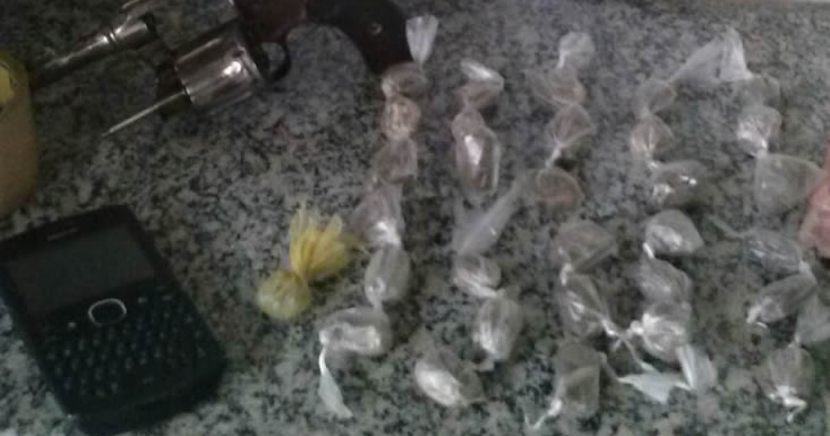 G1 Adolescentes São Detidos Com Drogas E Arma Em Volta Redonda Rj