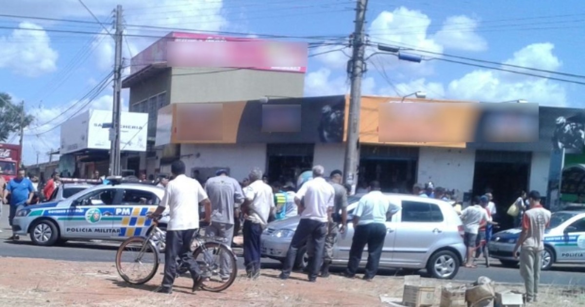 G1 Jovem é Morto A Tiros Em Frente A Oficina Mecânica Em Goiânia
