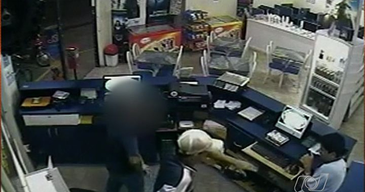 G1 Imagens Mostram Morte De Jovem Durante Tentativa De Assalto Em