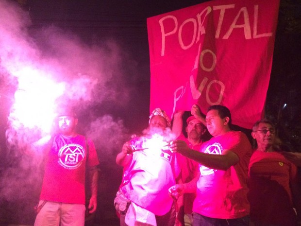 G1 Manifestantes Fazem Ato Em Defesa Da Democracia Em São Paulo