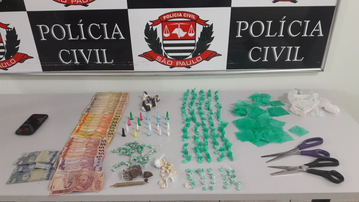 Adolescente é apreendida e dupla presa por tráfico de drogas em Jaú