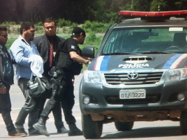 G1 Jovem Suspeito De Matar Os Pais Chega A Altamira E Presta