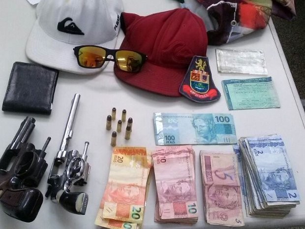 G1 Dois Homens São Presos Após Roubo A Lotérica Em Campo Limpo