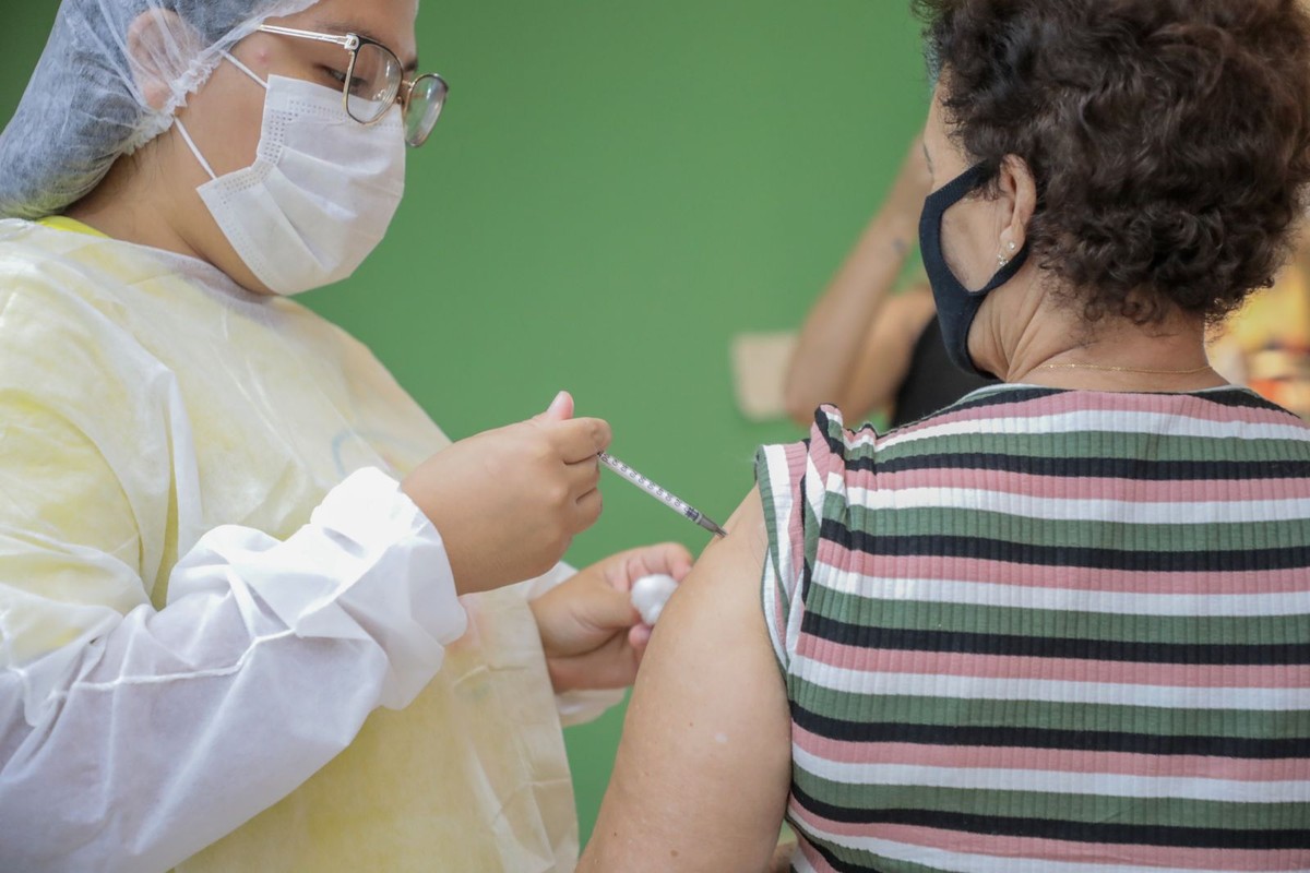 Agendamento para dose de reforço da vacina contra Covid abre nesta