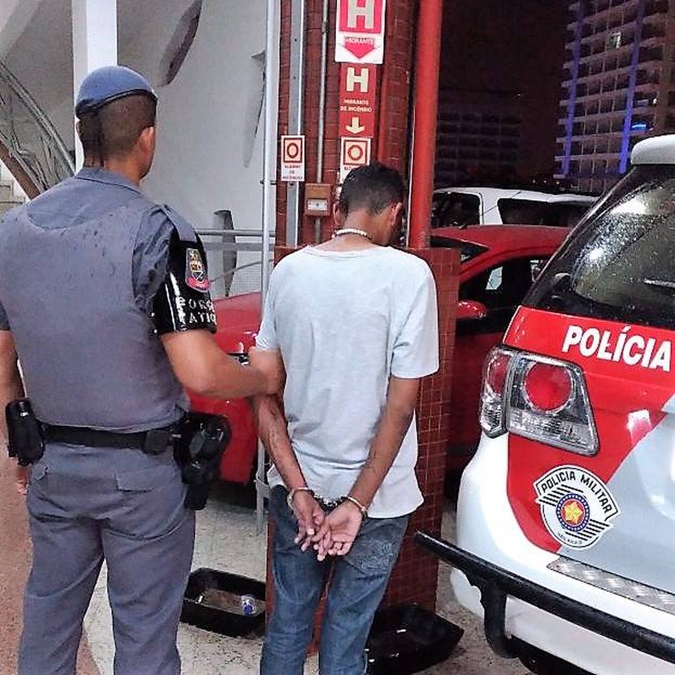 Homem é preso em flagrante por tráfico de drogas em Jundiaí Sorocaba e Jundiaí G