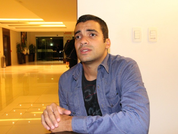 G1 - Gustavo Lins faz show 'intimista' em bar na Zona Centro-Sul de ... G1 - Gustavo Lins faz show 'intimista' em bar na Zona Centro-Sul de ...